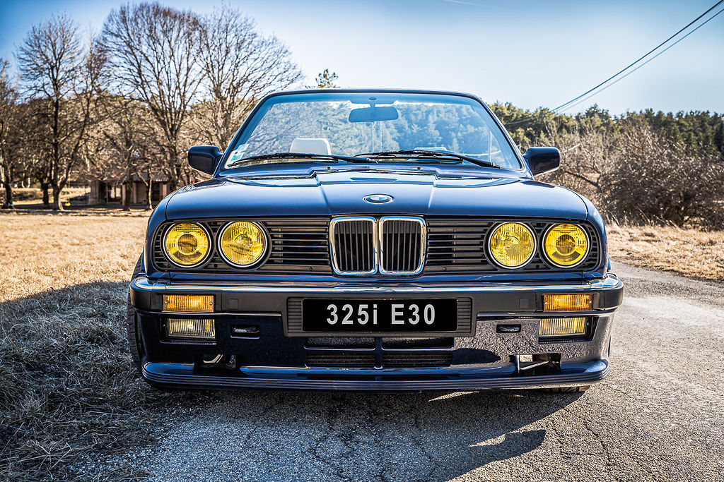 Semaphore Motors – Retromod d'une BMW 325i Cabriolet