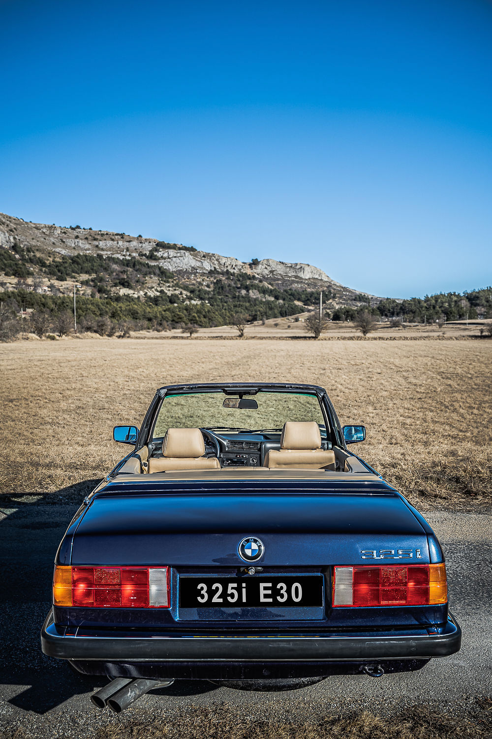 Semaphore Motors – Retromod d'une BMW 325i Cabriolet